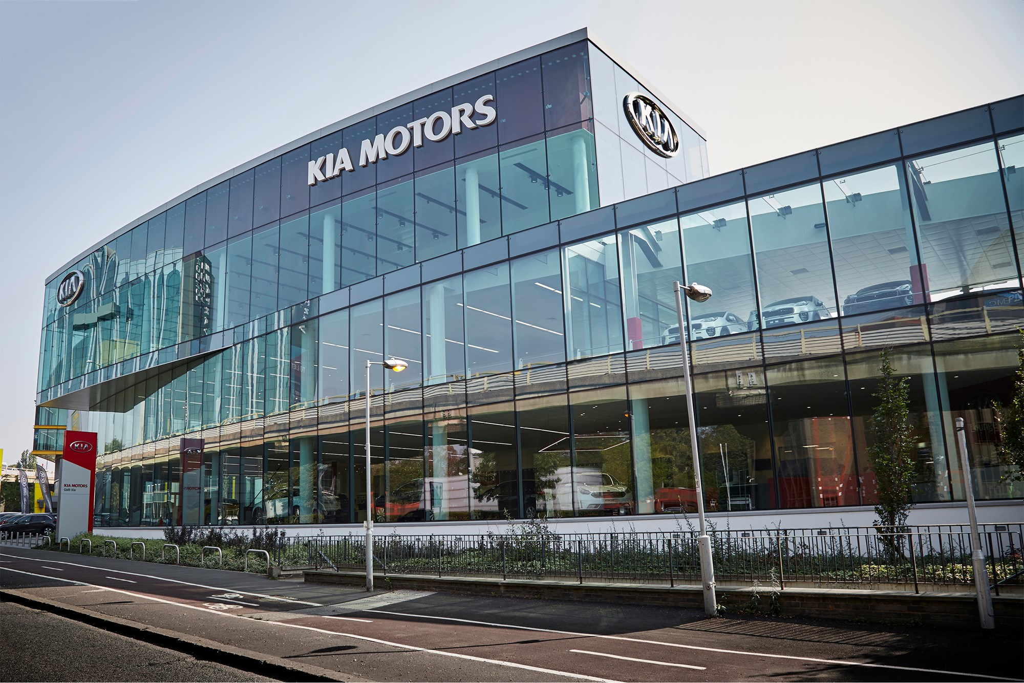 Norton Way Opens Biggest Kia Dealership In Europe Car Dealer News