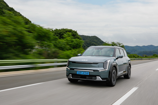 Kia opens order books for £65k flagship EV9 electric SUV | Manufacturer ...