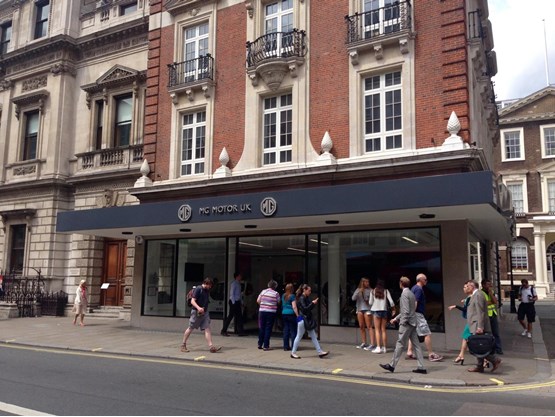 MG opens new Flagship store in London Piccadilly | AM-online