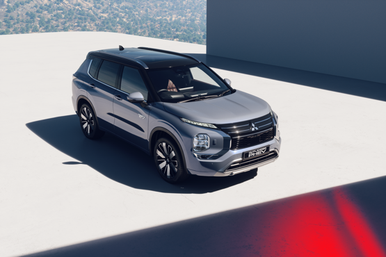 Mitsubishi Outlander PHEV to relaunch in UK with eight-year warranty ...