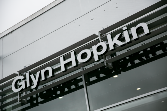 Glyn Hopkin celebrates 30 years and 250,000 sales milestone | AM-online