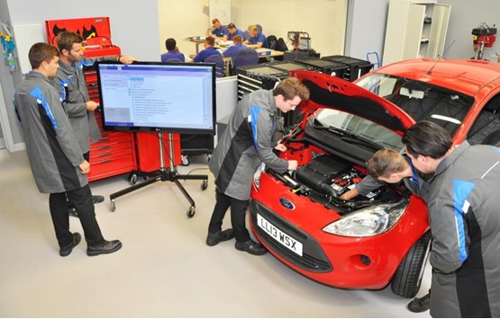 Ford sets out to recruit 1,000 dealership technicians | AM-online
