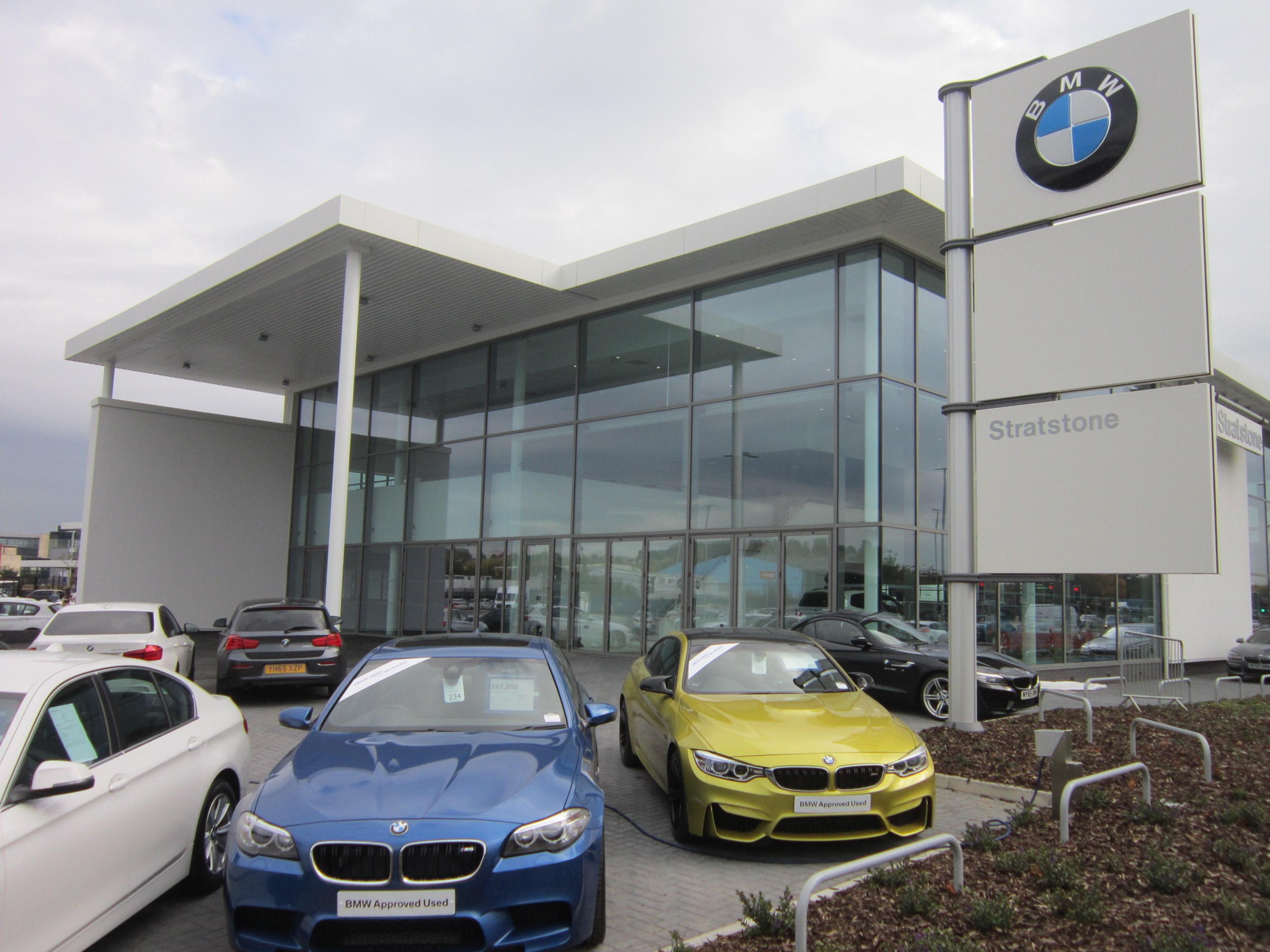 Pendragon opens relocated Stratstone BMW and Mini Leeds | Car Dealer News